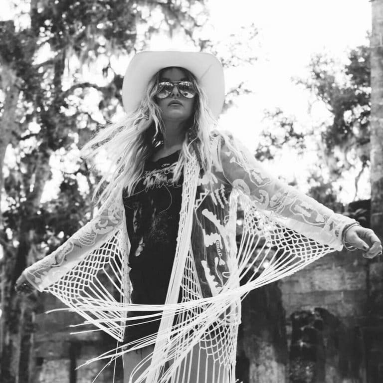 Elizabeth Cook Surveys the Aftermath • Country Queer